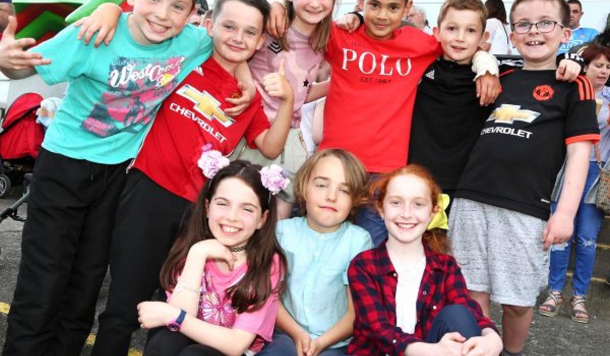 GALLERY: Fundraising "Night at the Dogs" for Caragh National School ...