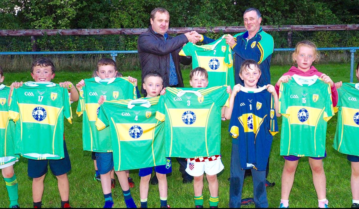 New jerseys for underage Kildangan team - Kildare Now