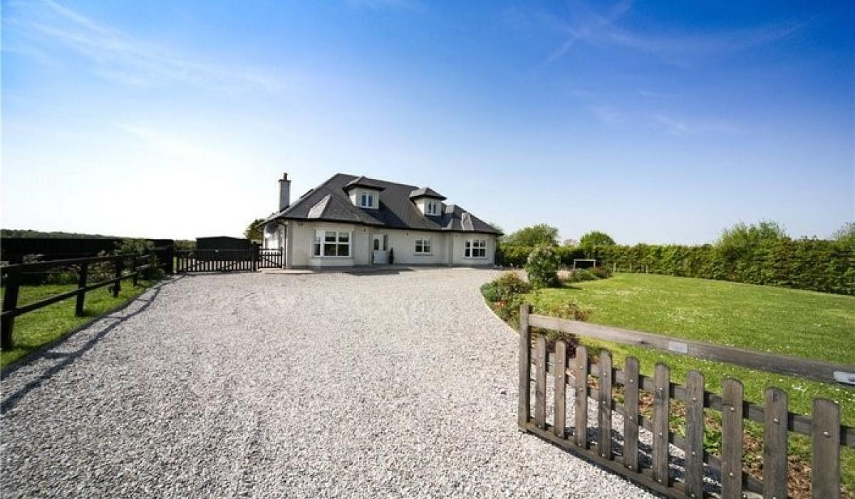 Stylish family home in Donadea boasts a detached workshop and a lovely ...