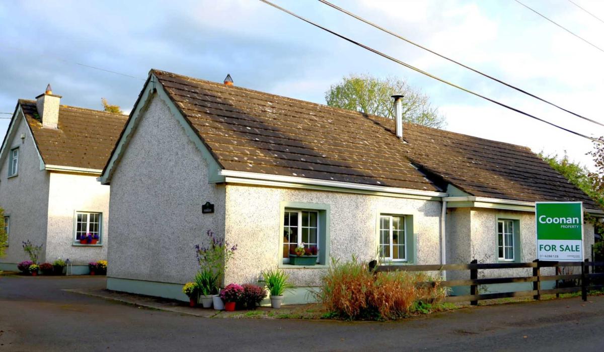 KILDARE PROPERTY WATCH: Stunning modern interior at Donadea country ...