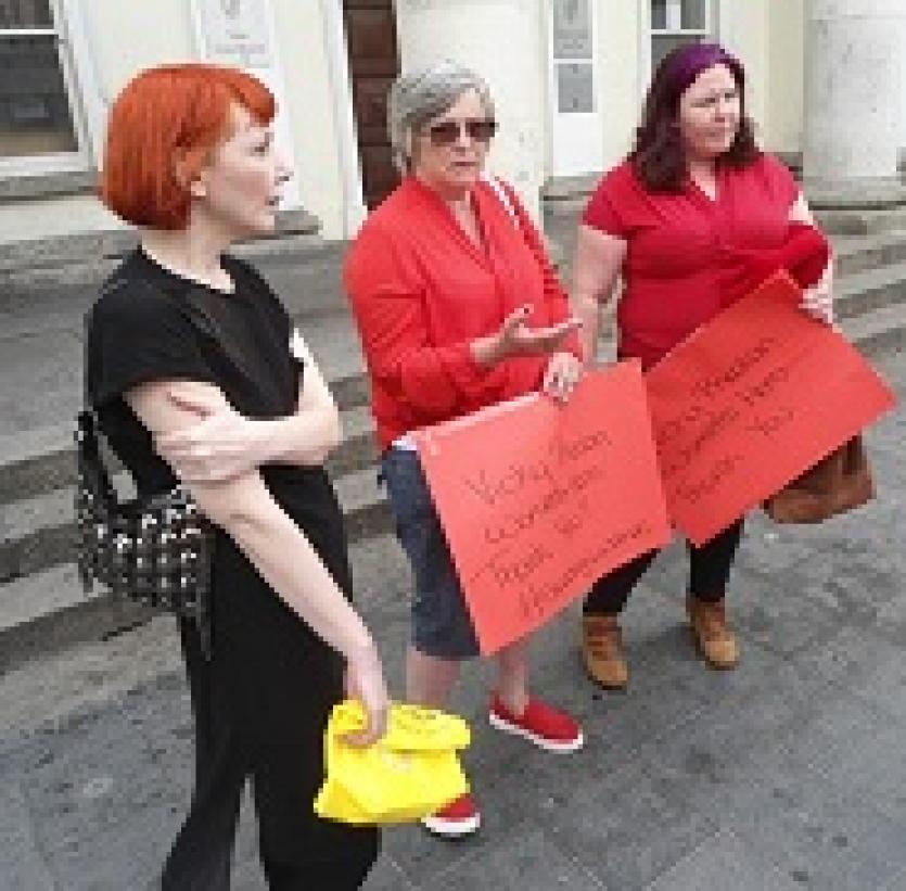 Naas shows solidarity this evening for women in Cervical Check Scandal ...