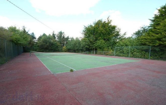 'Retro' bungalow with tennis court near Clane has €625,000 price tag ...