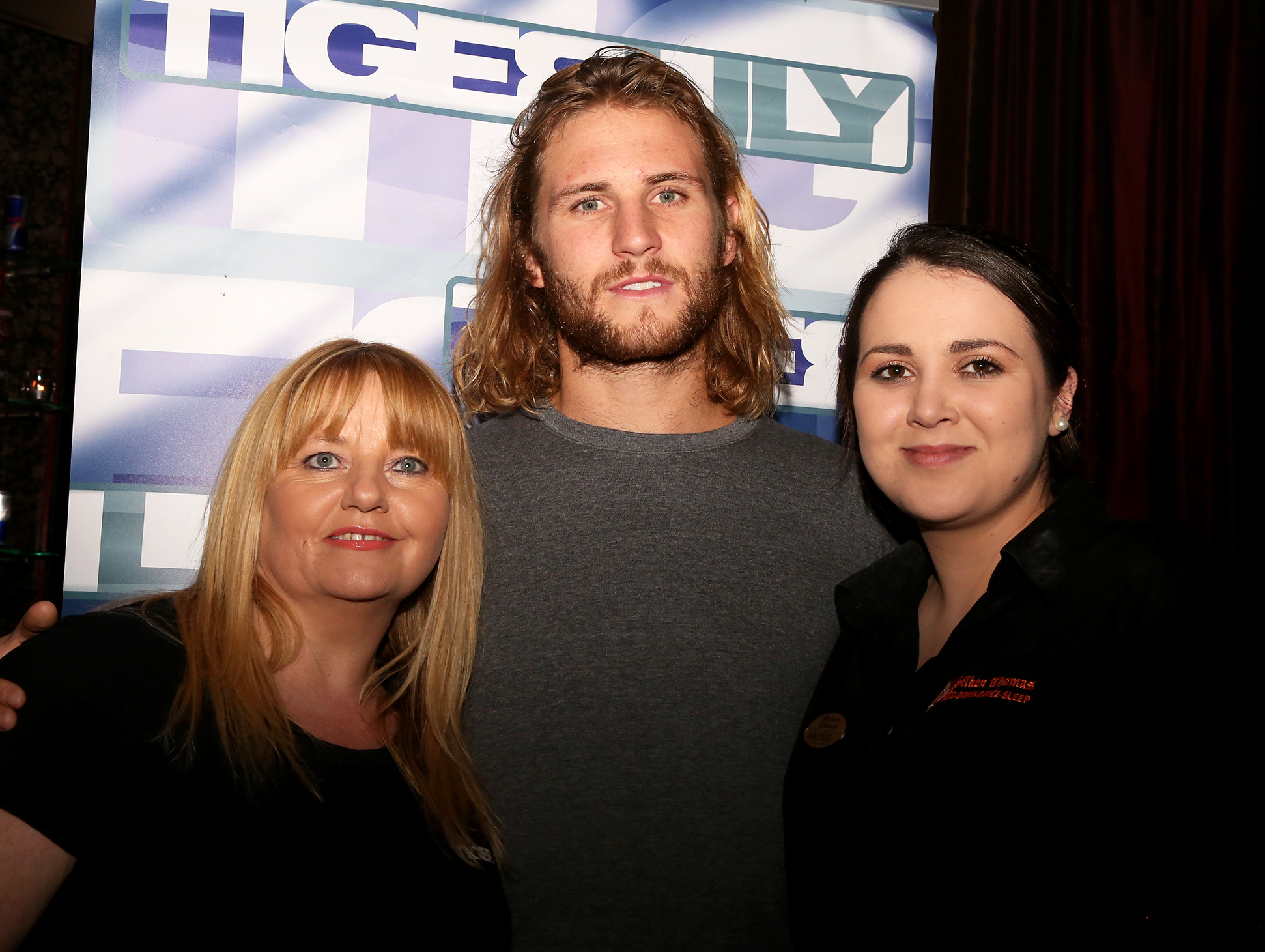 GALLERY: Lucky fans meet "ASH" George Mason from Home & Away at ...