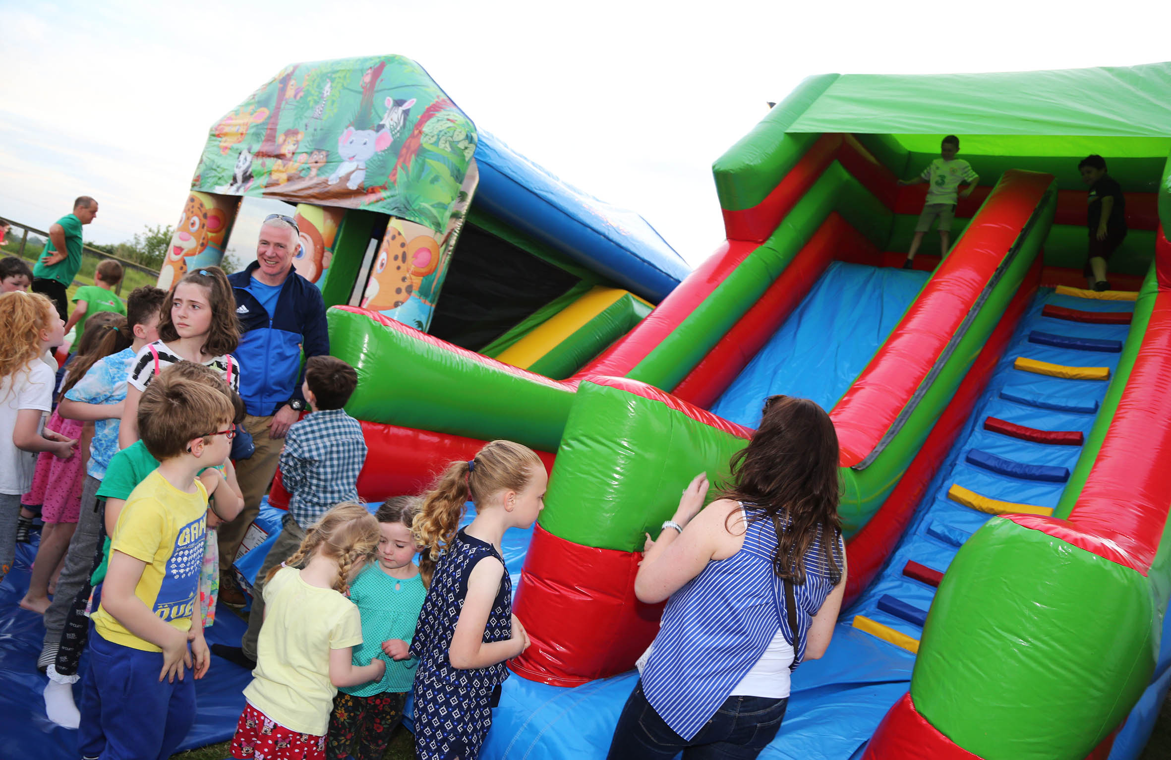 GALLERY: Fundraising "Night at the Dogs" for Caragh National School ...