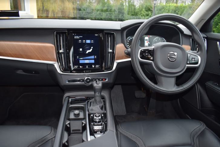 Motoring review: Stunning new Volvo V90 controlled by elegant 9 ...