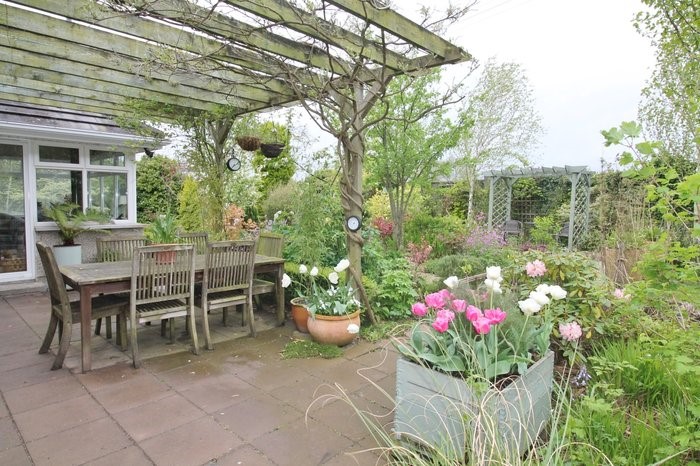 Fabulous 4-bed home in Athgarvan with a spacious sunroom and ...