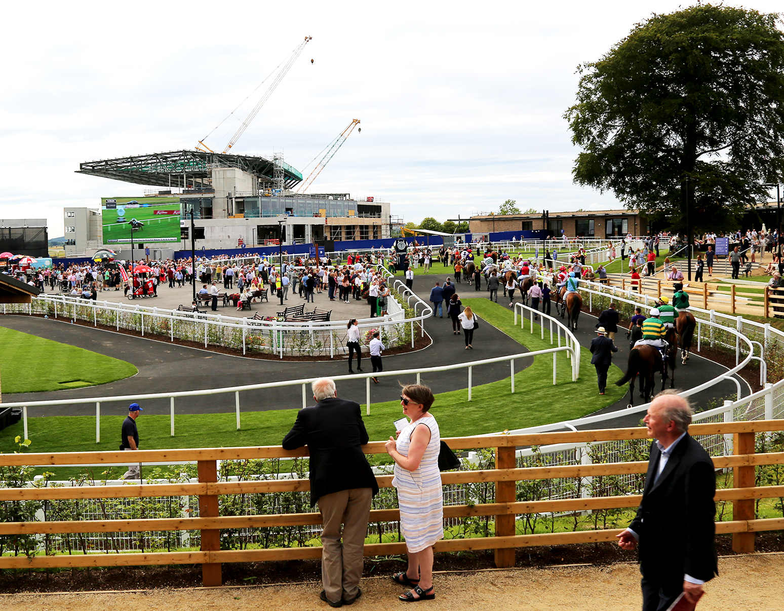 GALLERY: Darley Irish Oaks Weekend at the Curragh Racecourse - Photo 1 ...