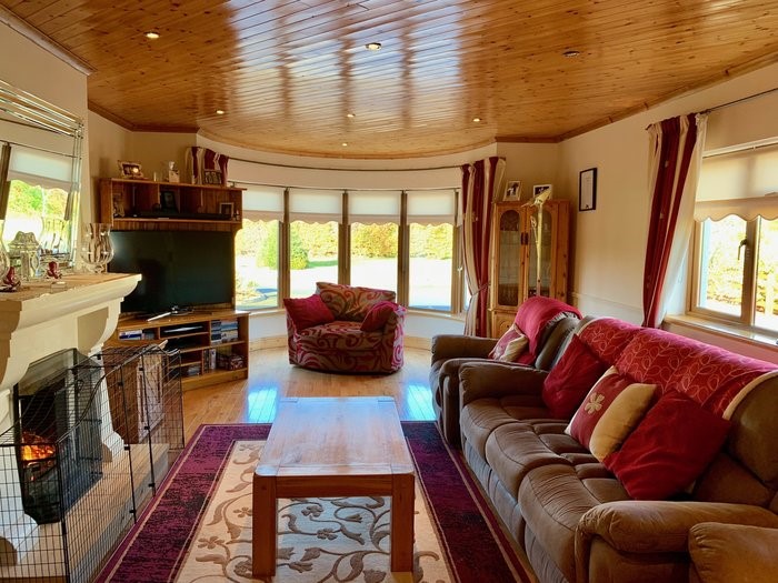 Stunning 4-bed home in Donadea with conservatory and large garage for € ...