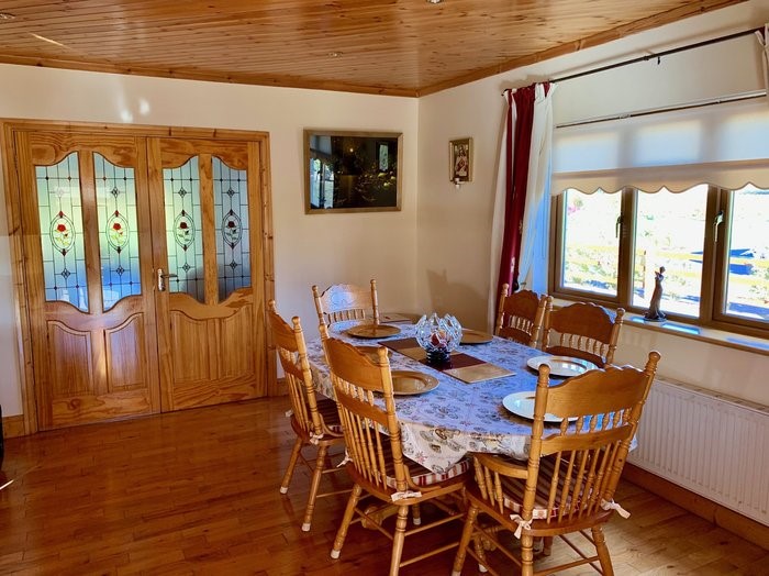 Stunning 4-bed home in Donadea with conservatory and large garage for € ...