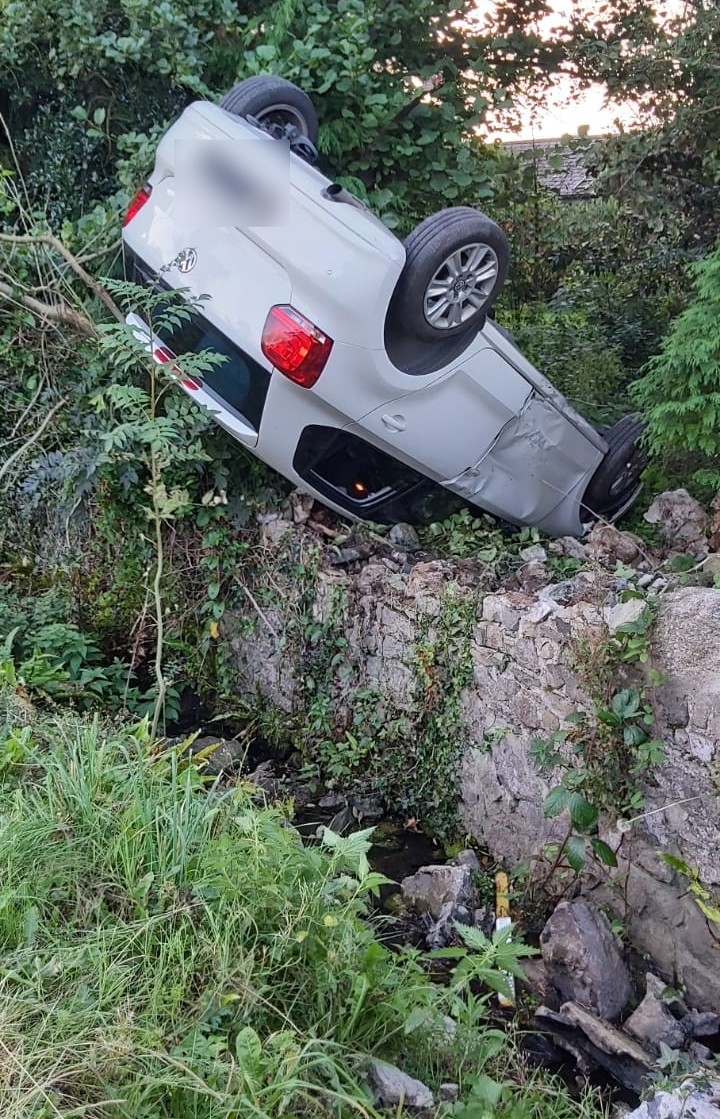 PHOTOS: Car loses control and nearly ends up in stream - Kildare Now